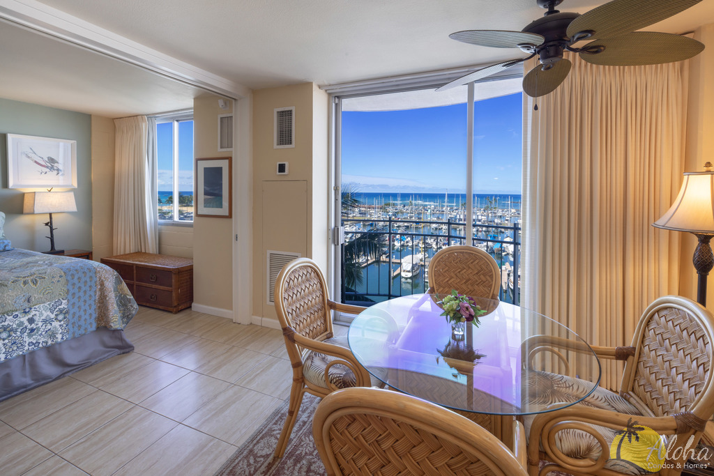 Ilikai Marina Condo 790 − 1 Bedroom Oceanfront Condo, Oahu | Aloha Condos